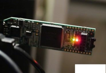 Tarjeta Desarrollo FPGA ICE40HX1K-STICK-EVN Icestick Usb Lattice Open Source - yorobotics