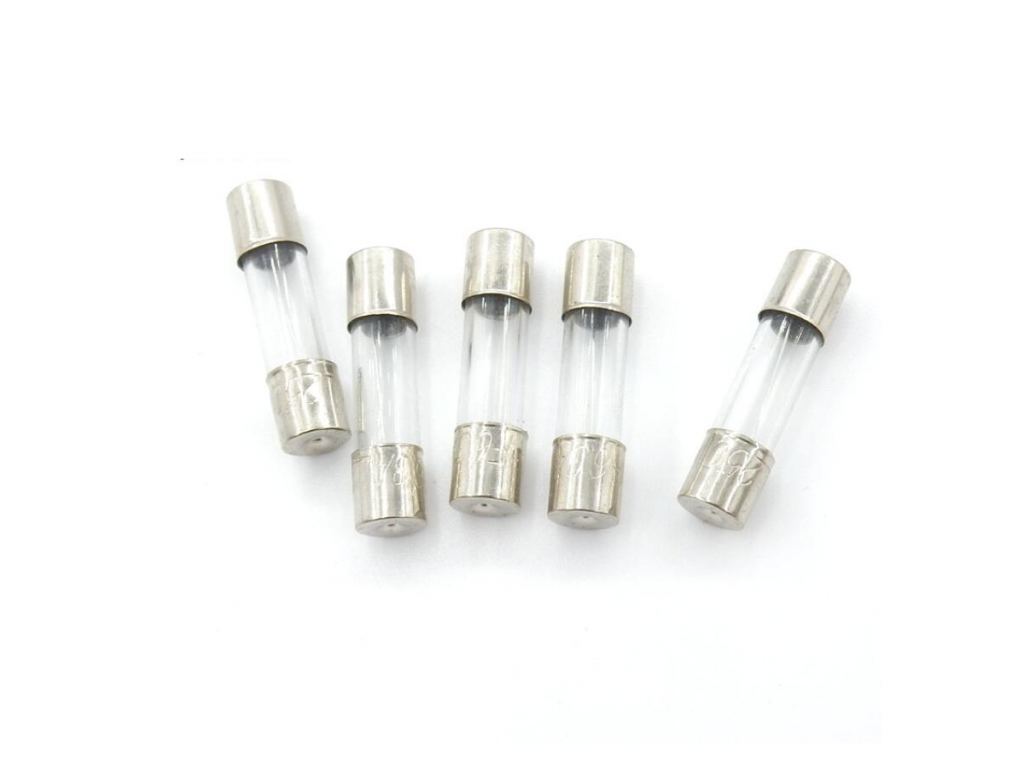 Fusible Vidrio Cilindrico Corto 5x20mm 2A x 5 Unidades - yorobotics