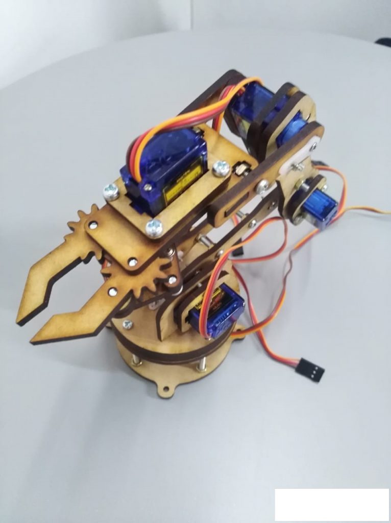 Brazo Robotico Arduino 6 Servos Sg90 5 Dof Grados Libertad Acrilico ...
